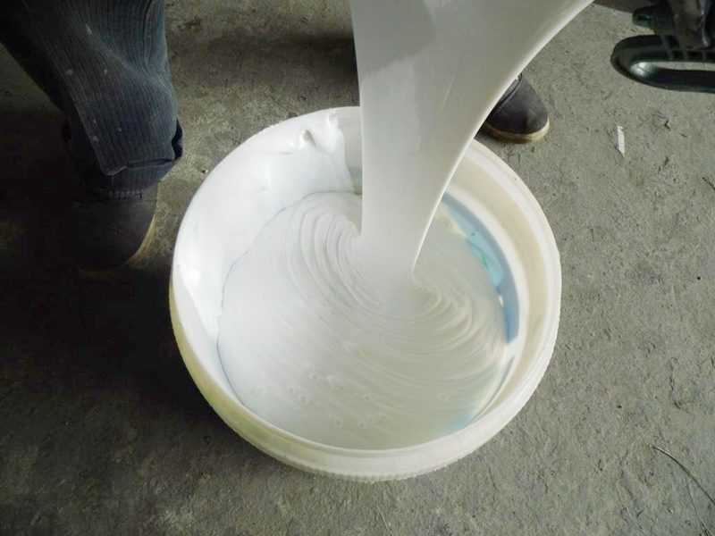 The difference between woodworking glue and white latex glue