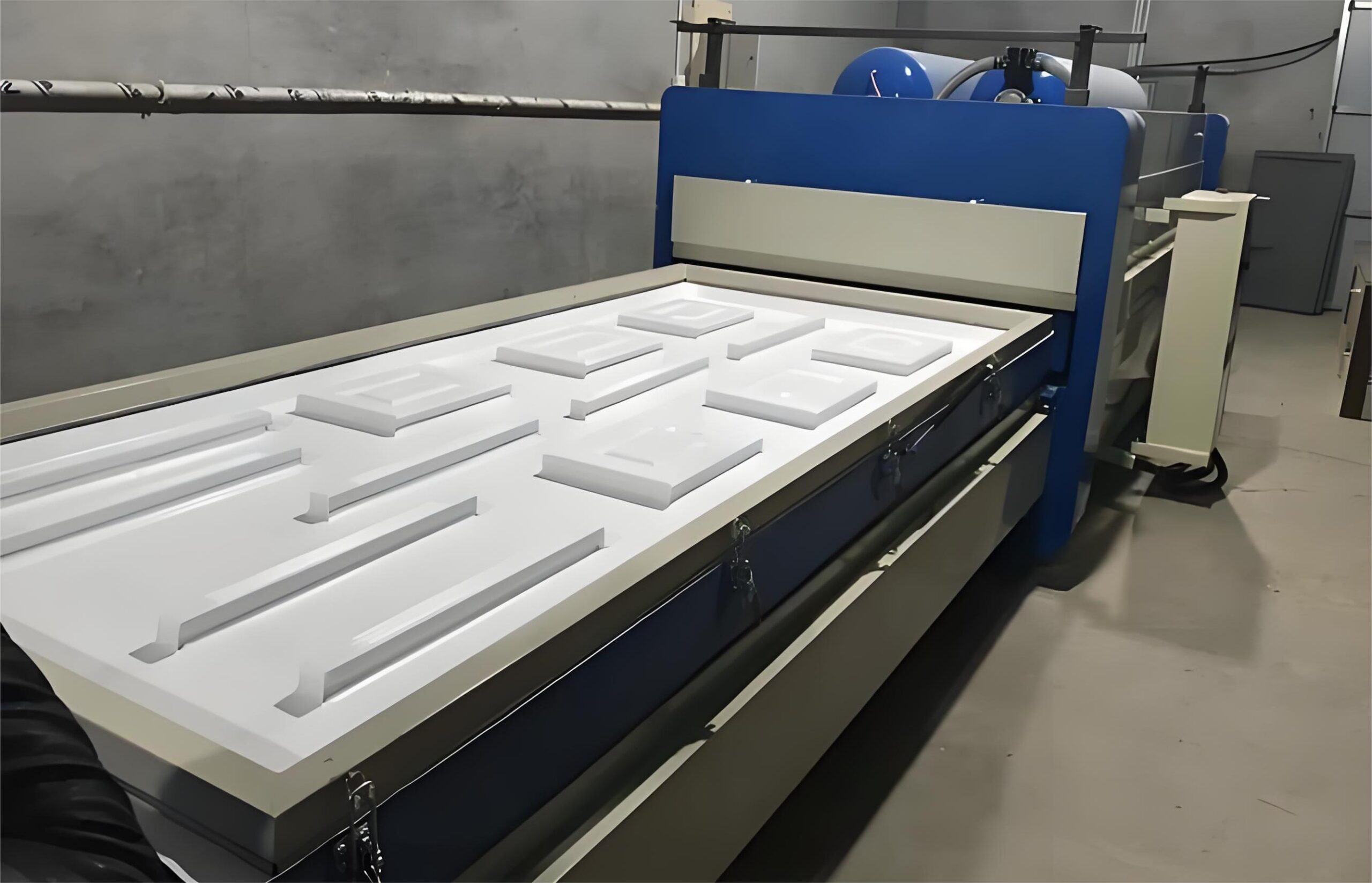 Vacuum membrane wrapping glue spraying process